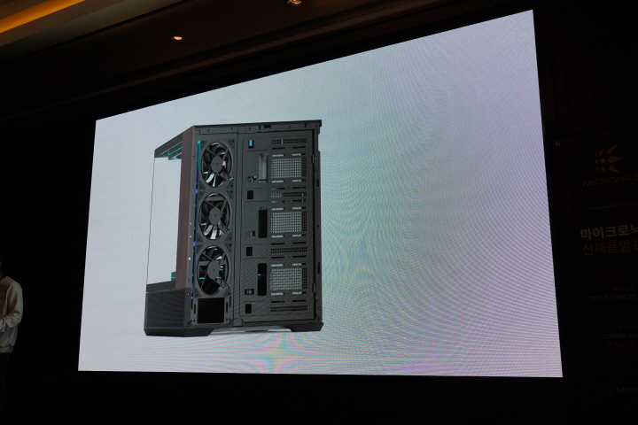 마이크로닉스 신형 케이스와 GPU프로텍터