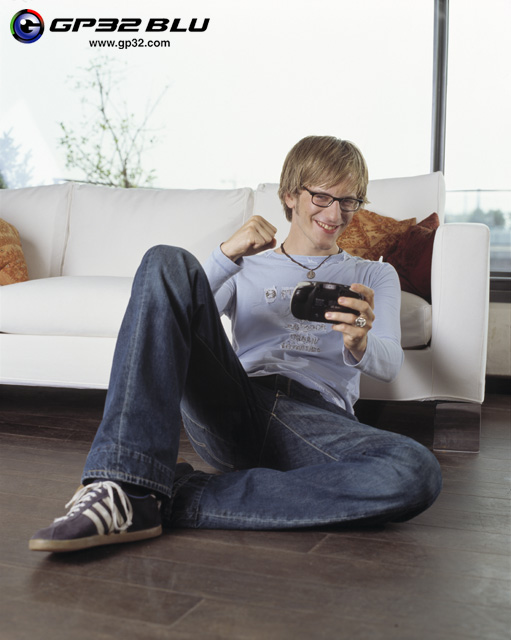 GP32 BLU, 국내 예약 판매 시작